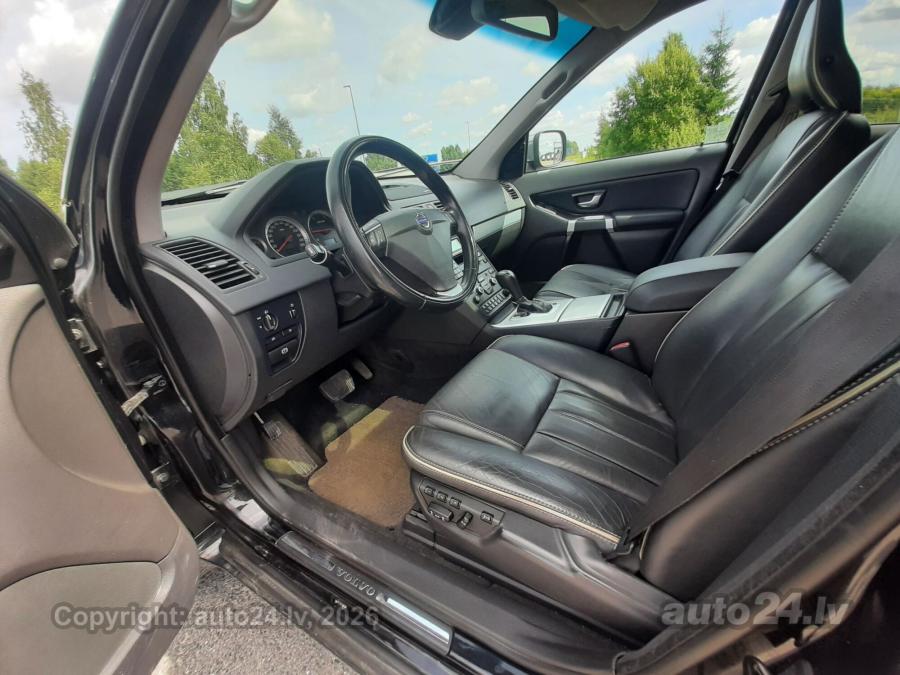 Melns Volvo XC90 2012 Tartu, ar dzinēja tilpumu 2.40 L un nobraukumu 199 tūkst. km par 12790 €, foto 17 vietnē AUTOMOTO.COM.LV