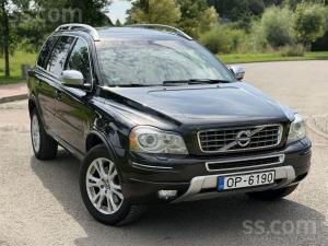 Black Volvo XC90 2012 in Aizkraukle, with an engine capacity of 2.40 L and mileage of 303 thousand km for 9880 €, photo  on AUTOMOTO.COM.LV