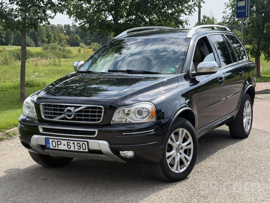 Black Volvo XC90 2012 in Aizkraukle, with an engine capacity of 2.40 L and mileage of 303 thousand km for 9880 €, photo 3 on AUTOMOTO.COM.LV