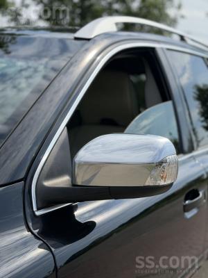 Black Volvo XC90 2012 in Aizkraukle, with an engine capacity of 2.40 L and mileage of 303 thousand km for 9880 €, photo 12 on AUTOMOTO.COM.LV