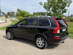 Black Volvo XC90 2012 in Aizkraukle, with an engine capacity of 2.40 L and mileage of 303 thousand km for 9880 €, photo 17 on AUTOMOTO.COM.LV