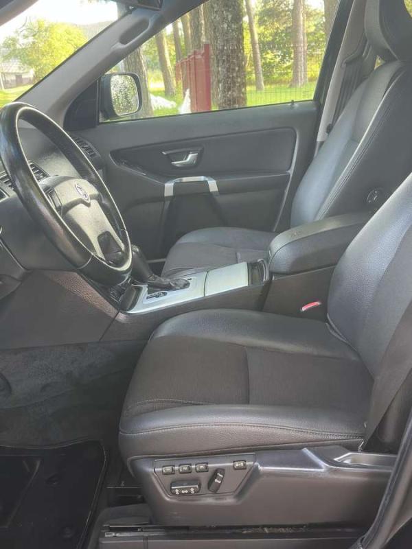 Volvo XC90 2012 Viļņa vietnē Melns Volvo XC90 2012 Viļņa, ar dzinēja tilpumu 2.40 L un nobraukumu 314 tūkst. km par 9499 €, foto 9 vietnē AUTOMOTO.COM.LV