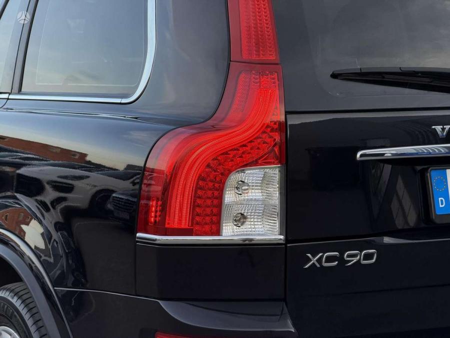 Melns Volvo XC90 2012 Jonava, ar dzinēja tilpumu 2.40 L un nobraukumu 285 tūkst. km par 9800 €, foto 17 vietnē AUTOMOTO.COM.LV