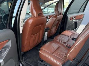Melns Volvo XC90 2012 Jonava, ar dzinēja tilpumu 2.40 L un nobraukumu 285 tūkst. km par 9800 €, foto 32 vietnē AUTOMOTO.COM.LV
