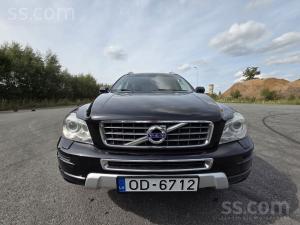 Black Volvo XC90 2012 in Rezekne, with an engine capacity of 2.40 L and mileage of 308 thousand km for 9700 €, photo 3 on AUTOMOTO.COM.LV