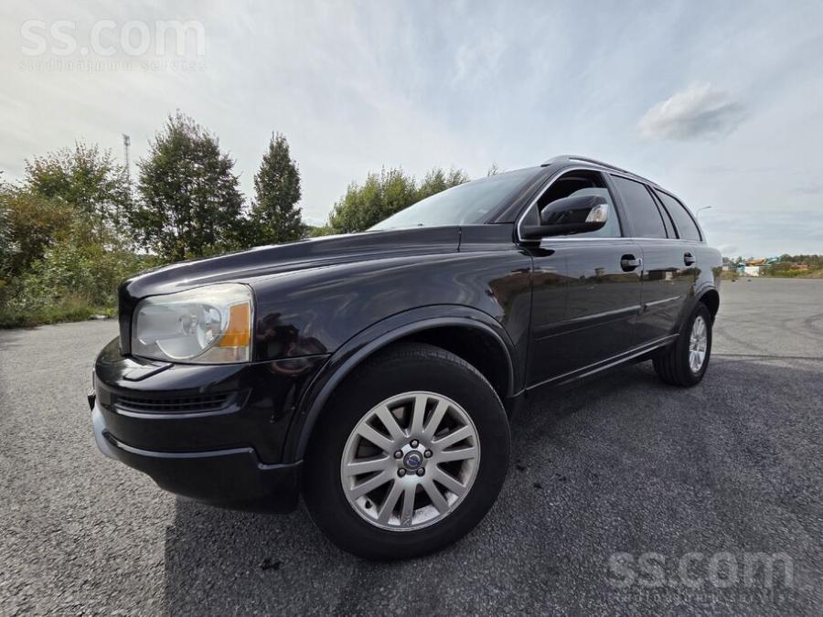 Black Volvo XC90 2012 in Rezekne, with an engine capacity of 2.40 L and mileage of 308 thousand km for 9700 €, photo 4 on AUTOMOTO.COM.LV