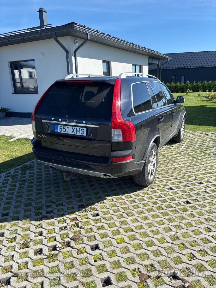 Melns Volvo XC90 2012 Tallina, ar dzinēja tilpumu 2.40 L un nobraukumu 238 tūkst. km par 7000 €, foto 4 vietnē AUTOMOTO.COM.LV