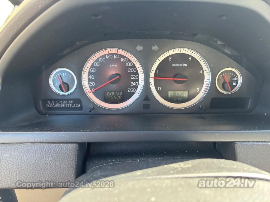 Melns Volvo XC90 2012 Tallina, ar dzinēja tilpumu 2.40 L un nobraukumu 238 tūkst. km par 7000 €, foto 8 vietnē AUTOMOTO.COM.LV