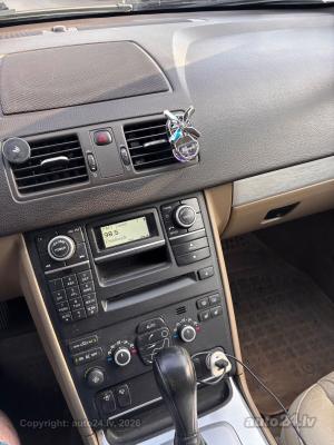 Melns Volvo XC90 2012 Tallina, ar dzinēja tilpumu 2.40 L un nobraukumu 238 tūkst. km par 7000 €, foto 9 vietnē AUTOMOTO.COM.LV
