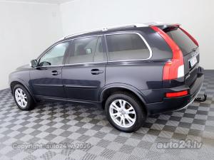 Black Volvo XC90 2012 in Tallinn, with an engine capacity of 2.40 L and mileage of 239 thousand km for 6699 €, photo 5 on AUTOMOTO.COM.LV