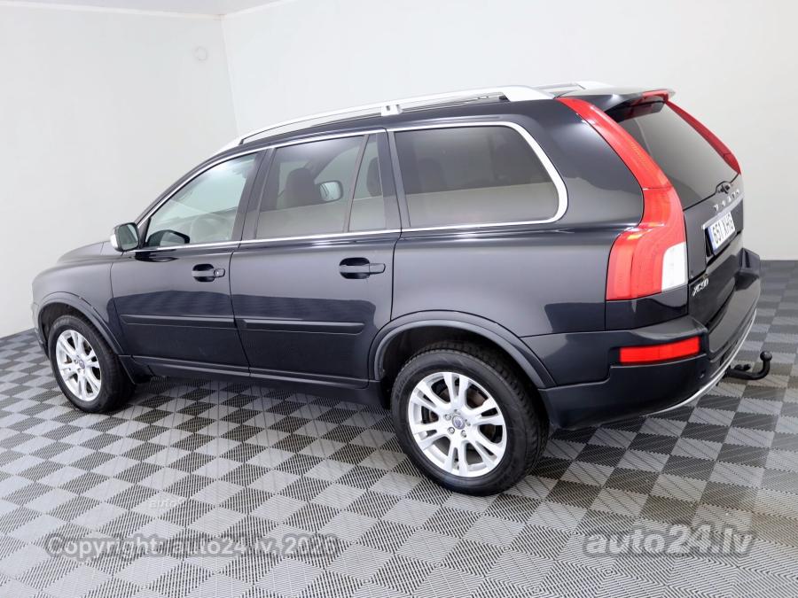 Black Volvo XC90 2012 in Tallinn, with an engine capacity of 2.40 L and mileage of 239 thousand km for 6699 €, photo 5 on AUTOMOTO.COM.LV