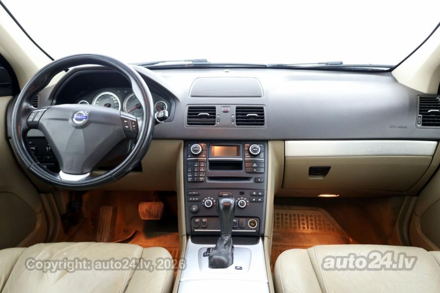 Black Volvo XC90 2012 in Tallinn, with an engine capacity of 2.40 L and mileage of 239 thousand km for 6699 €, photo 6 on AUTOMOTO.COM.LV