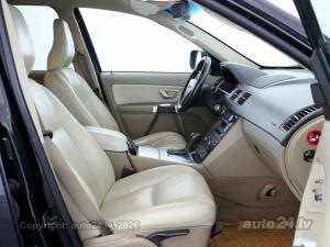 Black Volvo XC90 2012 in Tallinn, with an engine capacity of 2.40 L and mileage of 239 thousand km for 6699 €, photo 7 on AUTOMOTO.COM.LV