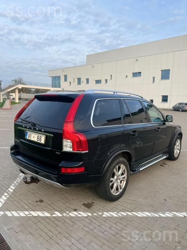 Volvo XC90 2012 in Rezekne on AUTOMOTO.COM.LV Black Volvo XC90 2012 in Rezekne, with an engine capacity of 2.40 L and mileage of 297 thousand km for 11900 €, photo 6 on AUTOMOTO.COM.LV