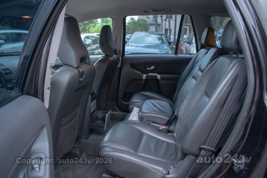 Melns Volvo XC90 2012 Tallina, ar dzinēja tilpumu 2.40 L un nobraukumu 341 tūkst. km par 9990 €, foto 5 vietnē AUTOMOTO.COM.LV