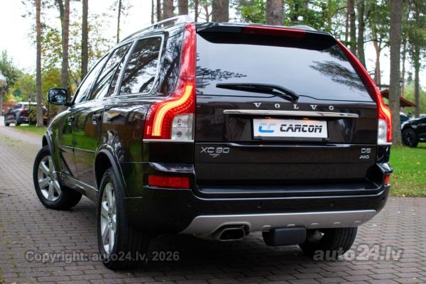 Black Volvo XC90 2012 in Tallinn, with an engine capacity of 2.40 L and mileage of 341 thousand km for 9990 €, photo 8 on AUTOMOTO.COM.LV