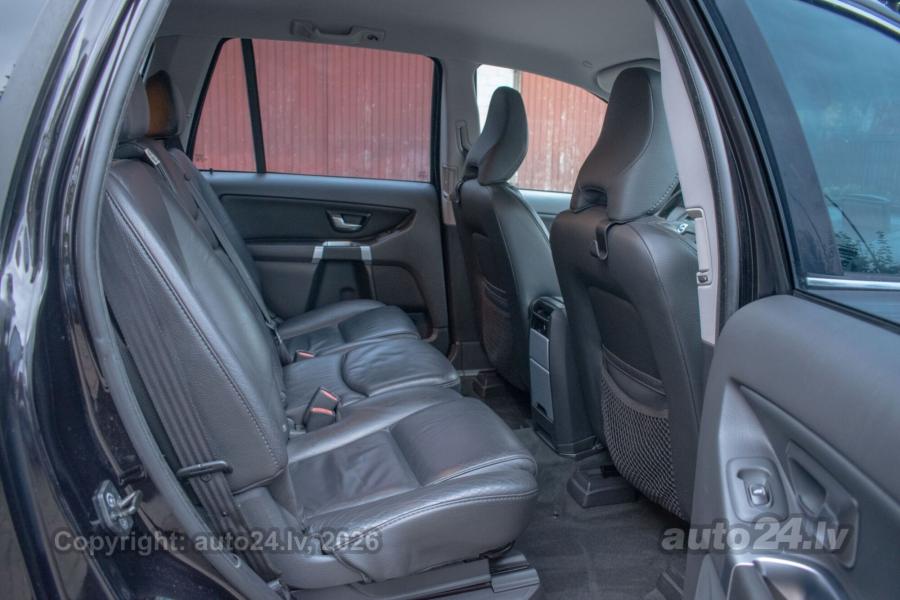 Melns Volvo XC90 2012 Tallina, ar dzinēja tilpumu 2.40 L un nobraukumu 341 tūkst. km par 9990 €, foto 11 vietnē AUTOMOTO.COM.LV