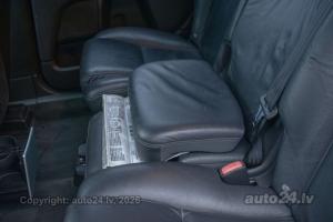 Melns Volvo XC90 2012 Tallina, ar dzinēja tilpumu 2.40 L un nobraukumu 341 tūkst. km par 9990 €, foto 13 vietnē AUTOMOTO.COM.LV