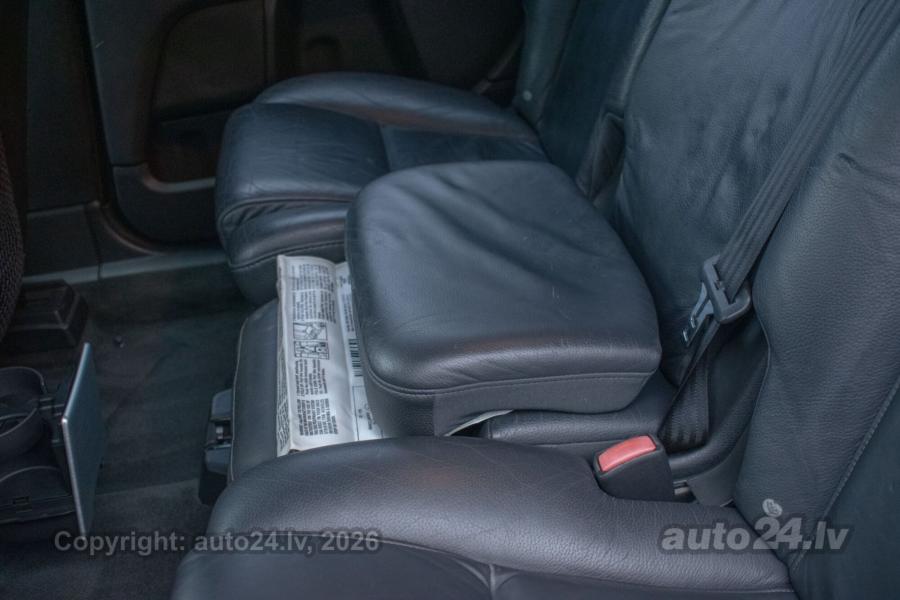 Melns Volvo XC90 2012 Tallina, ar dzinēja tilpumu 2.40 L un nobraukumu 341 tūkst. km par 9990 €, foto 13 vietnē AUTOMOTO.COM.LV
