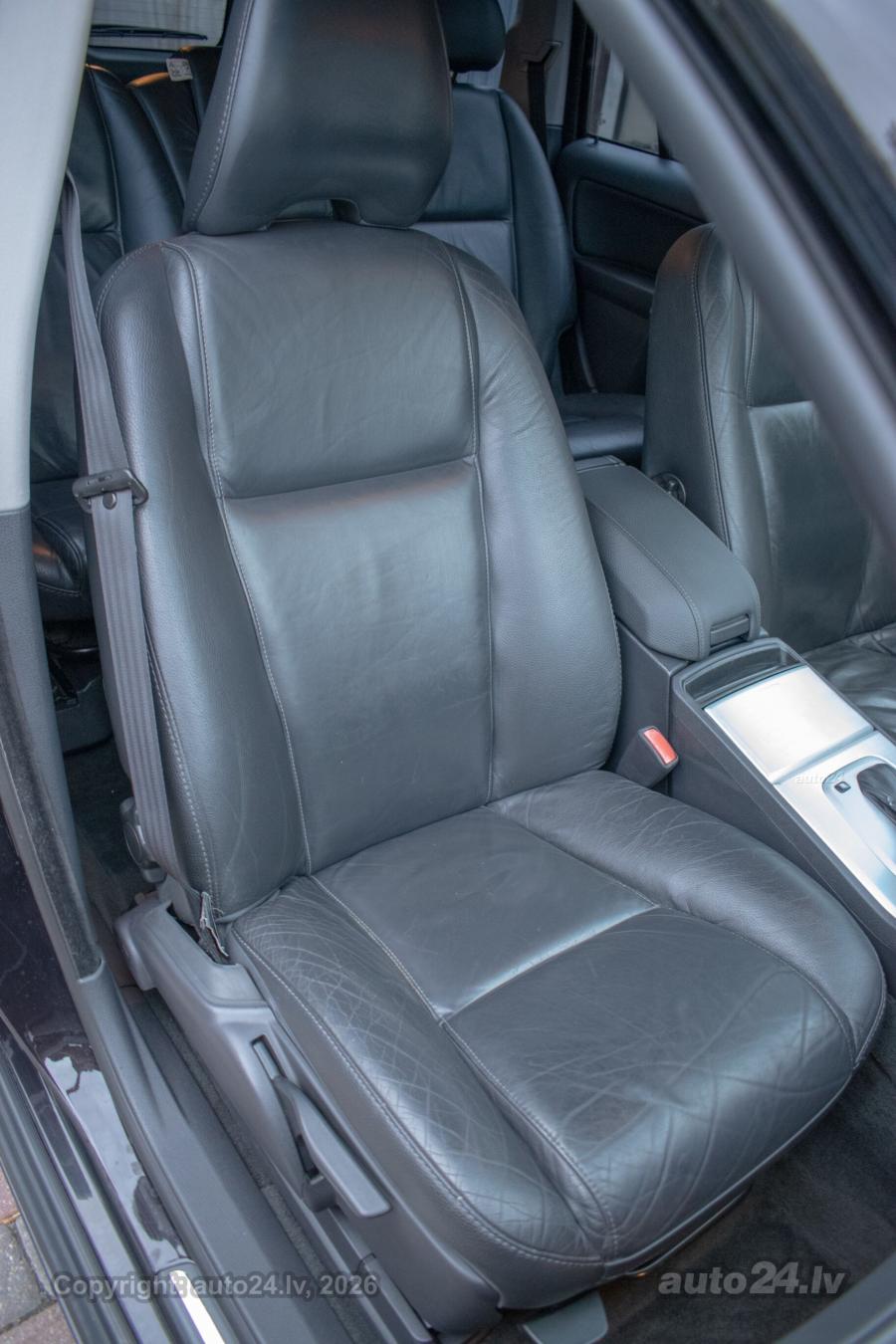 Melns Volvo XC90 2012 Tallina, ar dzinēja tilpumu 2.40 L un nobraukumu 341 tūkst. km par 9990 €, foto 15 vietnē AUTOMOTO.COM.LV