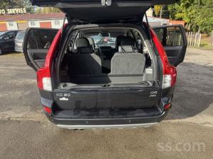 Melns Volvo XC90 2012 Rīga, ar dzinēja tilpumu 2.40 L un nobraukumu 204 tūkst. km par 11700 €, foto 9 vietnē AUTOMOTO.COM.LV