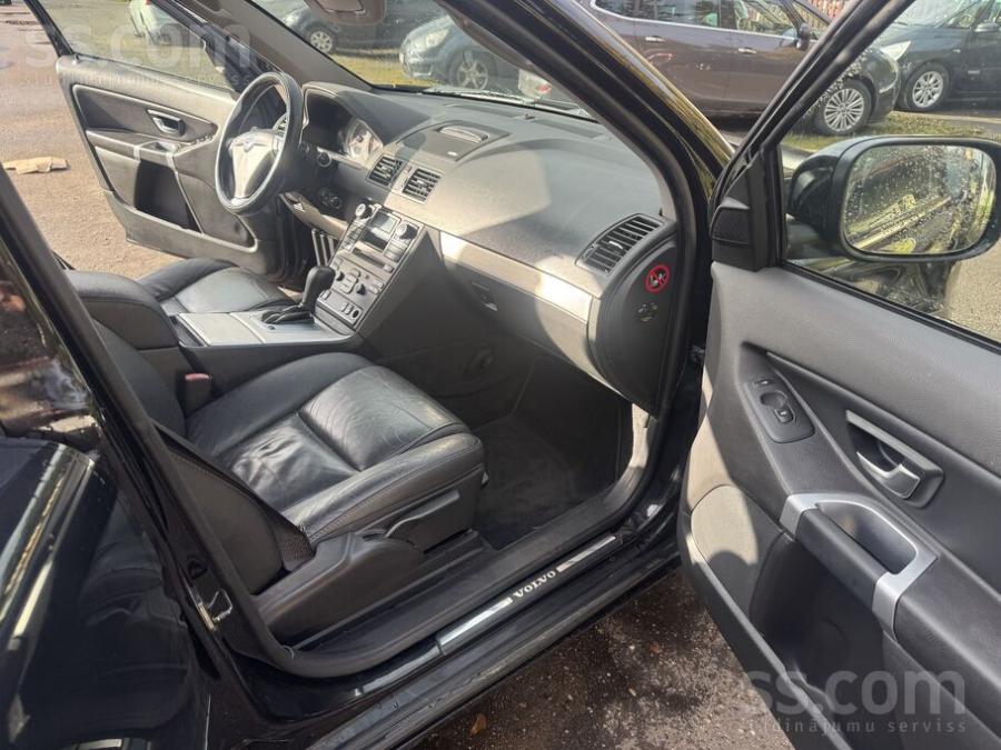 Melns Volvo XC90 2012 Rīga, ar dzinēja tilpumu 2.40 L un nobraukumu 204 tūkst. km par 11700 €, foto 10 vietnē AUTOMOTO.COM.LV