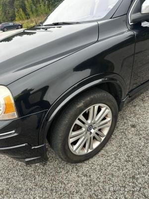 Black Volvo XC90 2012 in Tallinn, with an engine capacity of 2.40 L and mileage of 228 thousand km for 10499 €, photo 5 on AUTOMOTO.COM.LV