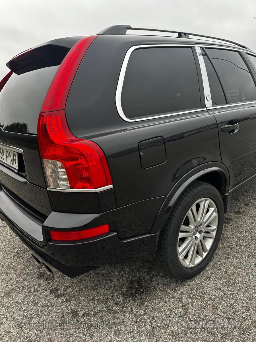 Black Volvo XC90 2012 in Tallinn, with an engine capacity of 2.40 L and mileage of 228 thousand km for 10499 €, photo 10 on AUTOMOTO.COM.LV