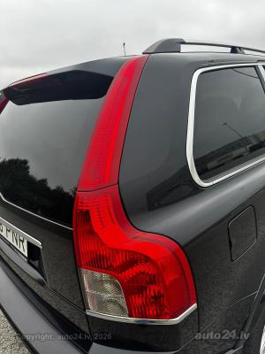 Black Volvo XC90 2012 in Tallinn, with an engine capacity of 2.40 L and mileage of 228 thousand km for 10499 €, photo 11 on AUTOMOTO.COM.LV