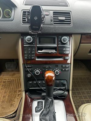 Black Volvo XC90 2012 in Tallinn, with an engine capacity of 2.40 L and mileage of 228 thousand km for 10499 €, photo 16 on AUTOMOTO.COM.LV