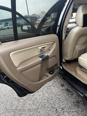 Black Volvo XC90 2012 in Tallinn, with an engine capacity of 2.40 L and mileage of 228 thousand km for 10499 €, photo 18 on AUTOMOTO.COM.LV
