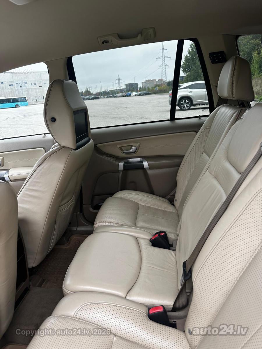 Black Volvo XC90 2012 in Tallinn, with an engine capacity of 2.40 L and mileage of 228 thousand km for 10499 €, photo 20 on AUTOMOTO.COM.LV