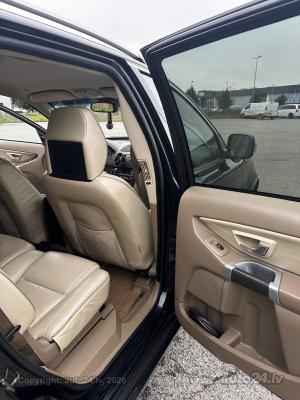 Black Volvo XC90 2012 in Tallinn, with an engine capacity of 2.40 L and mileage of 228 thousand km for 10499 €, photo 22 on AUTOMOTO.COM.LV