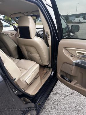 Black Volvo XC90 2012 in Tallinn, with an engine capacity of 2.40 L and mileage of 228 thousand km for 10499 €, photo 23 on AUTOMOTO.COM.LV