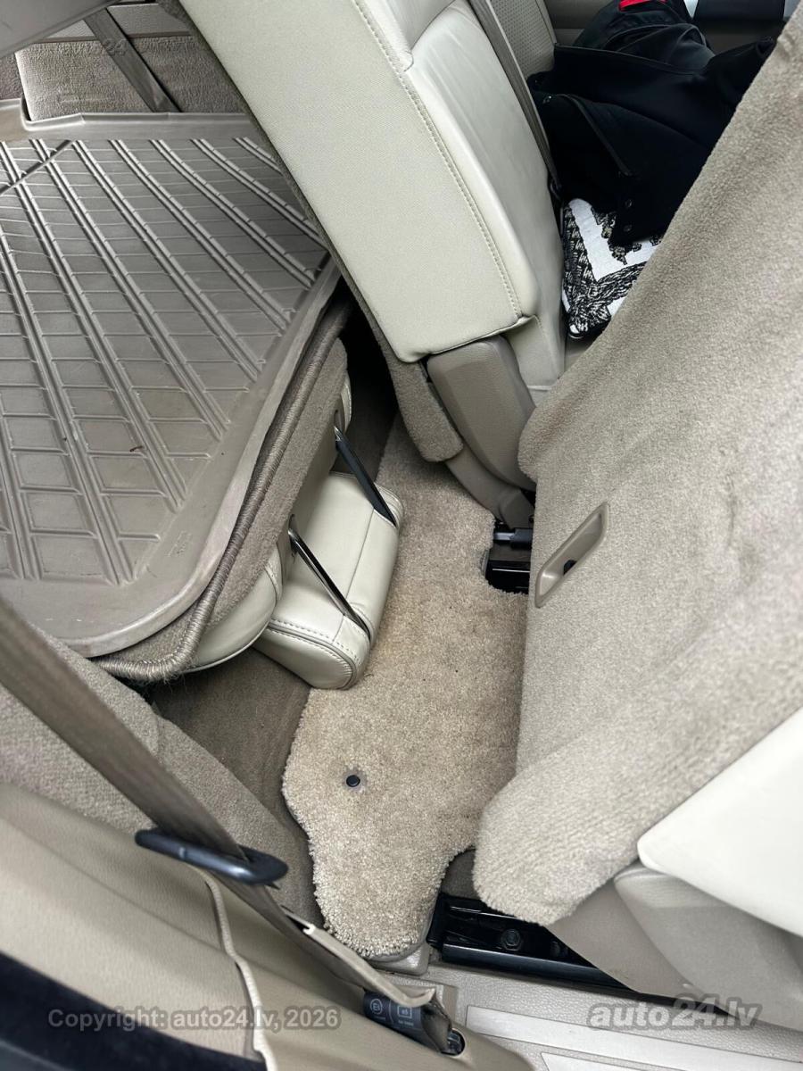 Black Volvo XC90 2012 in Tallinn, with an engine capacity of 2.40 L and mileage of 228 thousand km for 10499 €, photo 24 on AUTOMOTO.COM.LV
