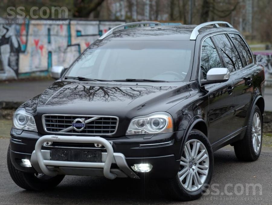 Black Volvo XC90 2013 in Jurmala, with an engine capacity of 2.40 L and mileage of 0 thousand km for 11550 €, photo 4 on AUTOMOTO.COM.LV
