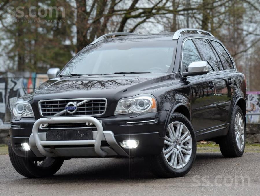 Black Volvo XC90 2013 in Jurmala, with an engine capacity of 2.40 L and mileage of 0 thousand km for 11550 €, photo 5 on AUTOMOTO.COM.LV