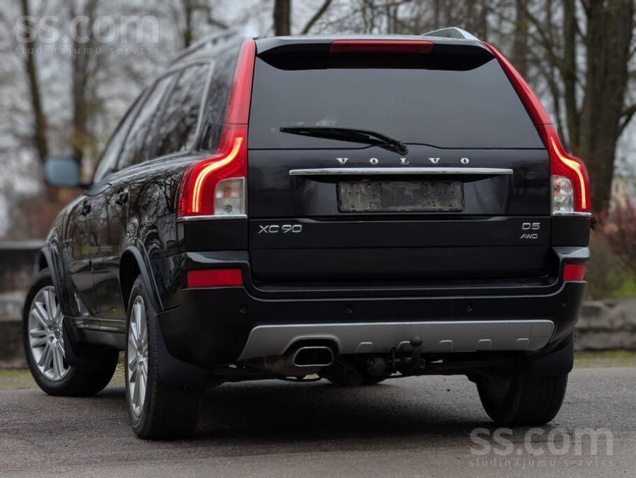 Black Volvo XC90 2013 in Jurmala, with an engine capacity of 2.40 L and mileage of 0 thousand km for 11550 €, photo 11 on AUTOMOTO.COM.LV