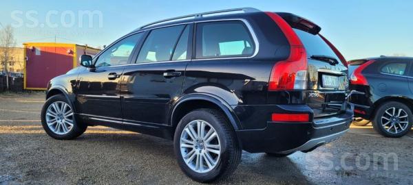 Black Volvo XC90 2013 in Riga, with an engine capacity of 2.40 L and mileage of 0 thousand km for 11900 €, photo 6 on AUTOMOTO.COM.LV