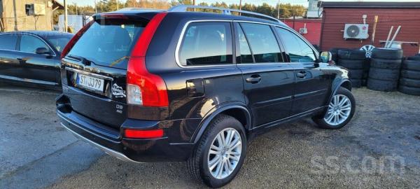 Black Volvo XC90 2013 in Riga, with an engine capacity of 2.40 L and mileage of 0 thousand km for 11900 €, photo 10 on AUTOMOTO.COM.LV
