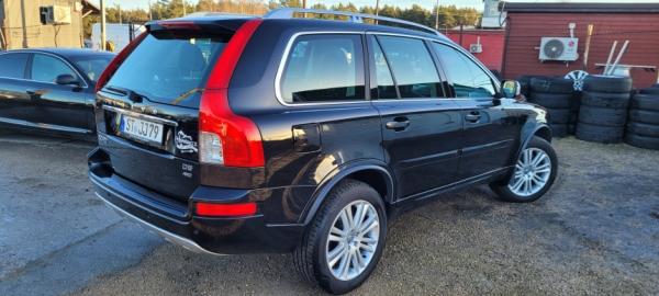 Black Volvo XC90 2013 in Riga, with an engine capacity of 2.40 L and mileage of 276 thousand km for 11900 €, photo 10 on AUTOMOTO.COM.LV