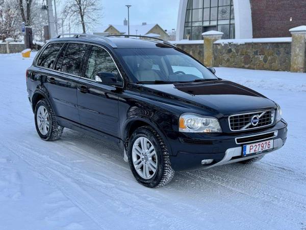 Black Volvo XC90 2013 in Vilkaviskis, with an engine capacity of 2.40 L and mileage of 332 thousand km for 9900 €, photo 2 on AUTOMOTO.COM.LV