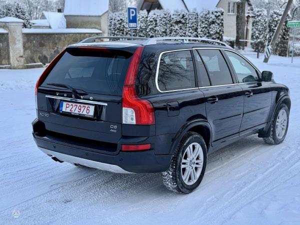 Black Volvo XC90 2013 in Vilkaviskis, with an engine capacity of 2.40 L and mileage of 332 thousand km for 9900 €, photo 4 on AUTOMOTO.COM.LV