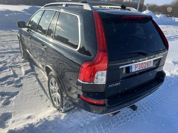 Black Volvo XC90 2013 in Klaipeda, with an engine capacity of 3.19 L and mileage of 277 thousand km for 4800 €, photo 7 on AUTOMOTO.COM.LV