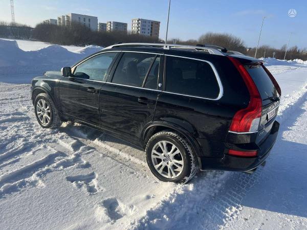 Black Volvo XC90 2013 in Klaipeda, with an engine capacity of 3.19 L and mileage of 277 thousand km for 4800 €, photo 8 on AUTOMOTO.COM.LV