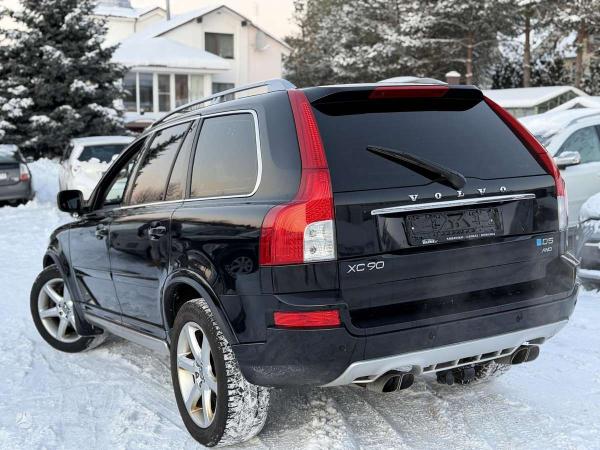 Black Volvo XC90 2013 in Utena, with an engine capacity of 0.00 L and mileage of 289 thousand km for 9990 €, photo 2 on AUTOMOTO.COM.LV