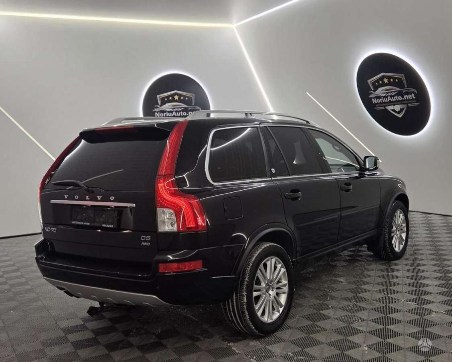 Melns Volvo XC90 2013 Marijampole, ar dzinēja tilpumu 2.40 L un nobraukumu 263 tūkst. km par 12950 €, foto 32 vietnē AUTOMOTO.COM.LV