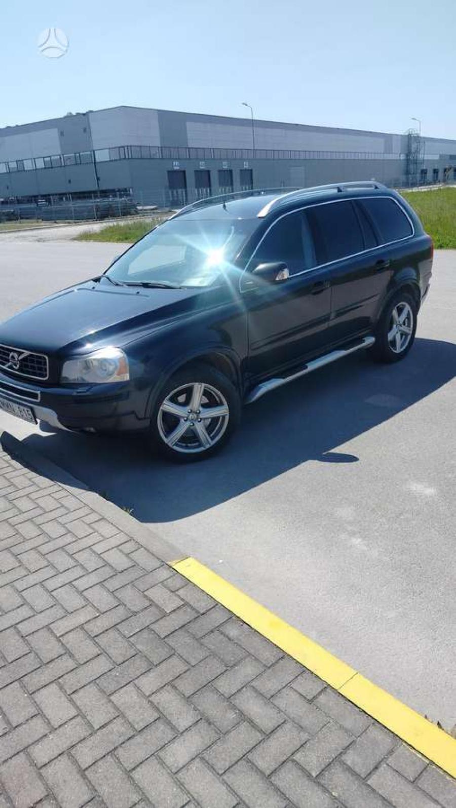 Black Volvo XC90 2013 in Klaipeda, with an engine capacity of 2.40 L and mileage of 284 thousand km for 10200 €, photo 10 on AUTOMOTO.COM.LV
