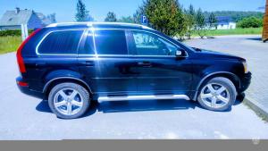 Black Volvo XC90 2013 in Klaipeda, with an engine capacity of 2.40 L and mileage of 284 thousand km for 10200 €, photo 16 on AUTOMOTO.COM.LV