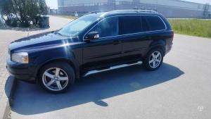 Black Volvo XC90 2013 in Klaipeda, with an engine capacity of 2.40 L and mileage of 284 thousand km for 10200 €, photo 19 on AUTOMOTO.COM.LV